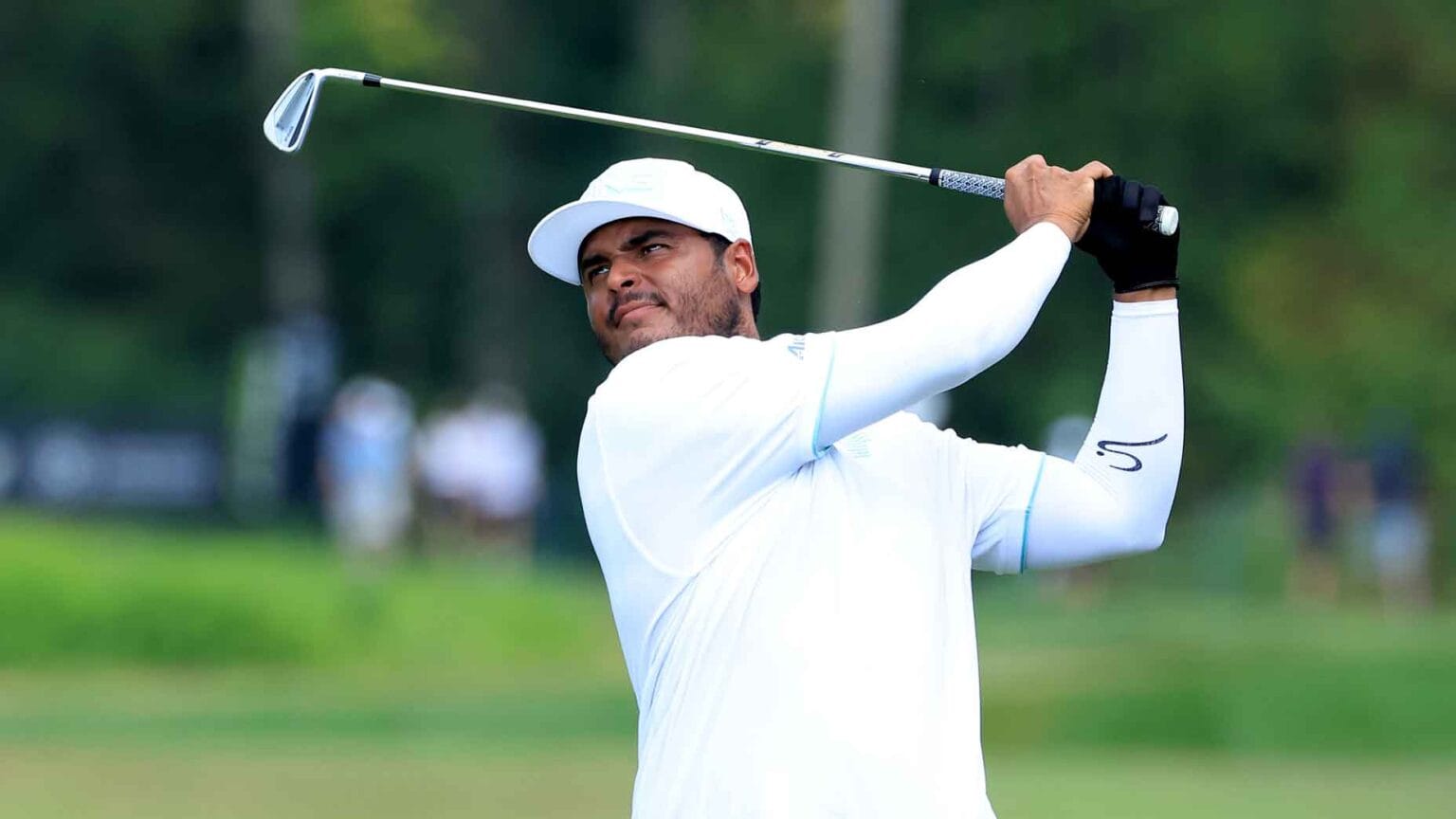 Sebastian Munoz Makes History with 59 at LIV Indianapolis - Daily Duffer